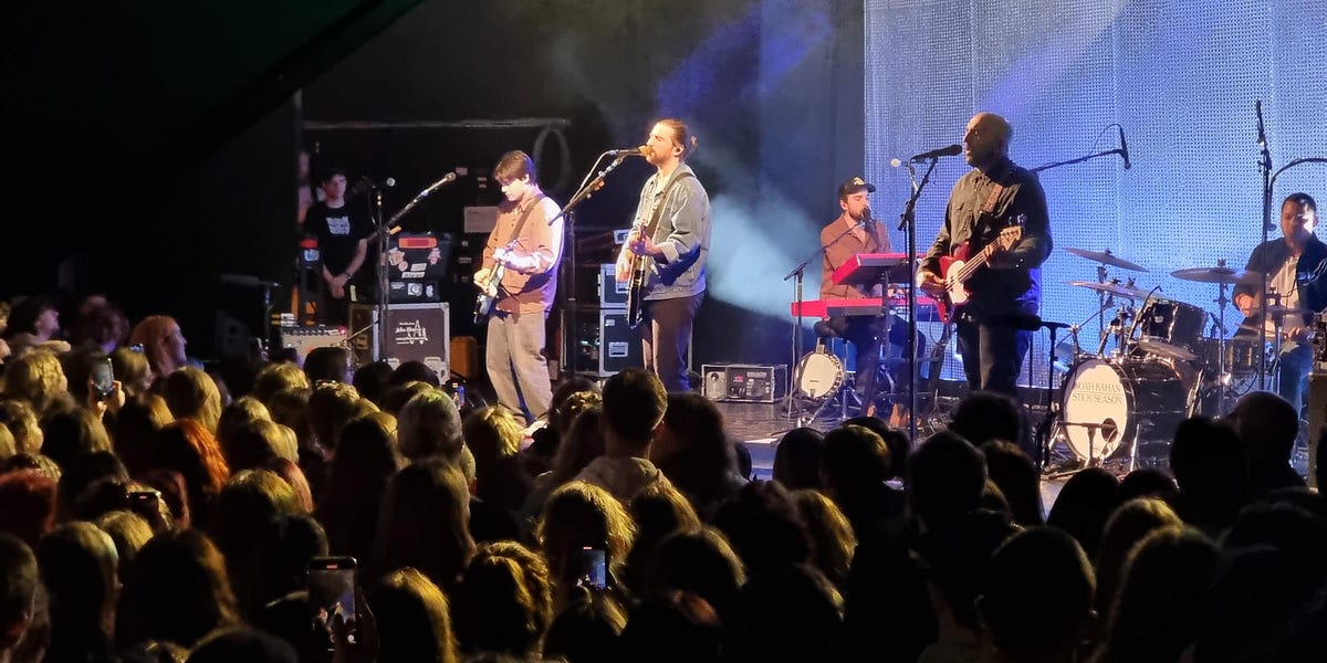 Hairy Styles - by George Mahood - Reconnecting...