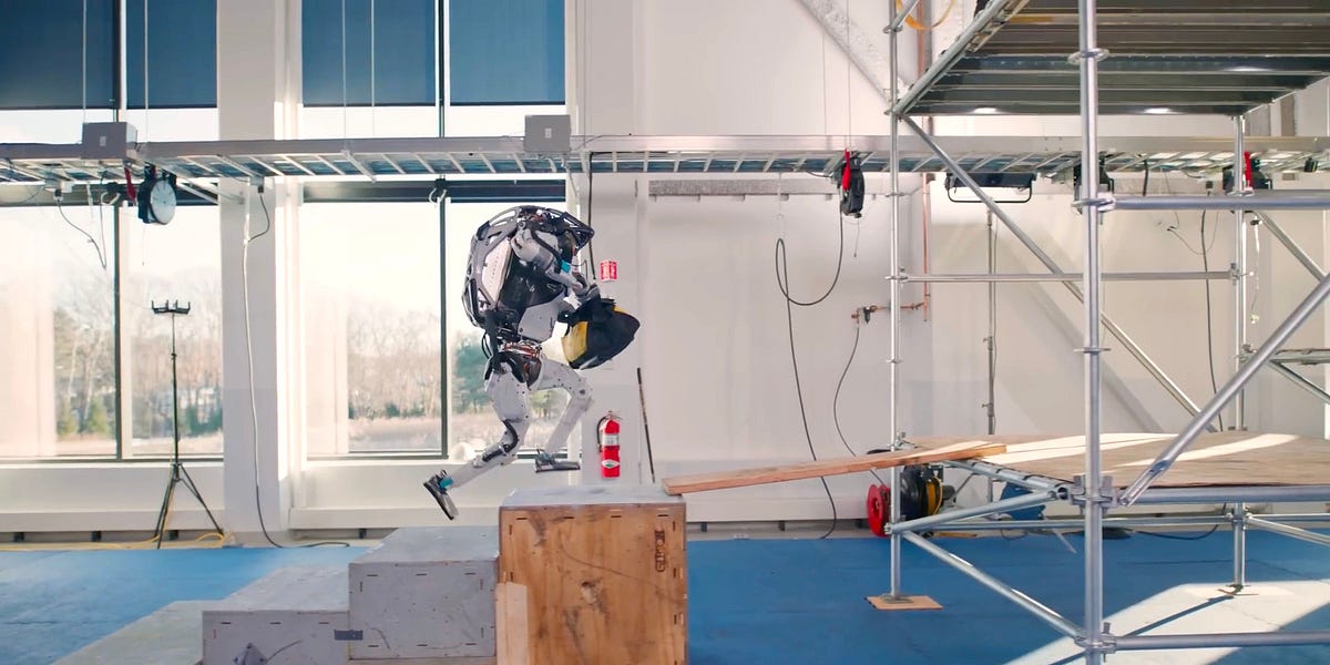 Boston Dynamics’ Atlas robot can now pick up and throw objects