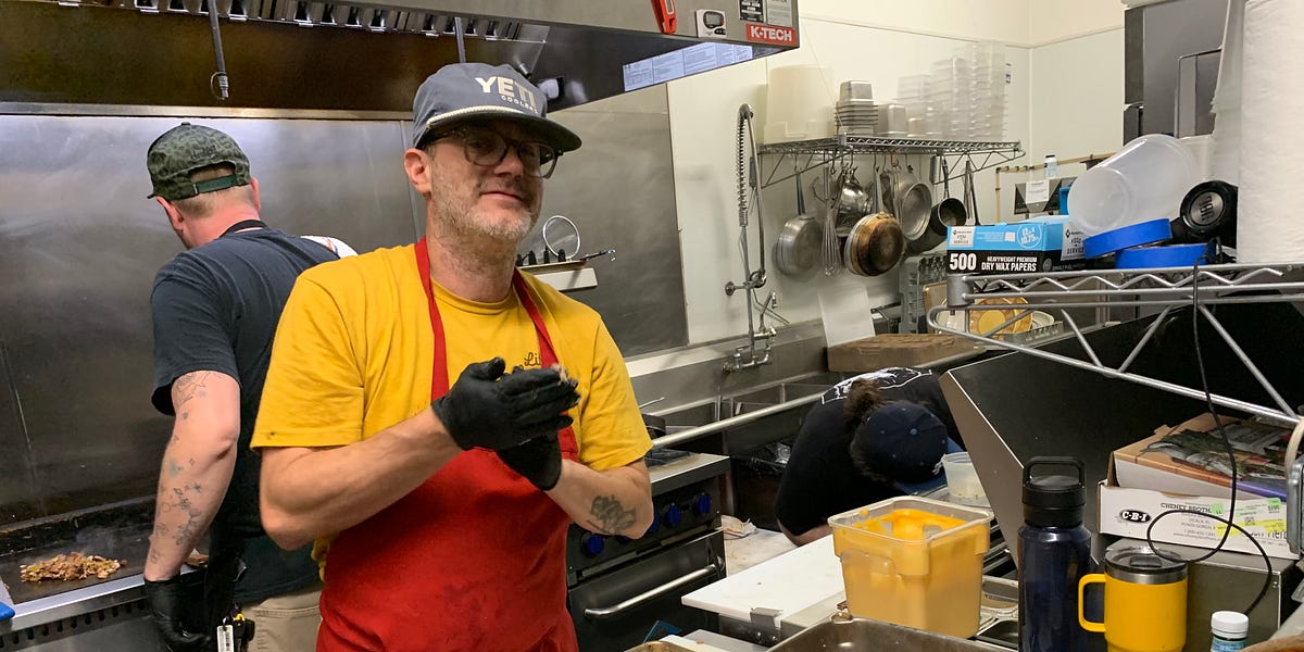 Elliott Moss out at Regina's, Little Louie's restaurants