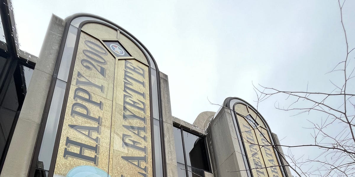 Lafayette looks at 200 - by Dave Bangert