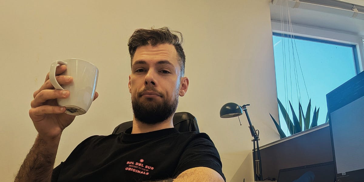 The art of appearing busy at work - by Antonio Melonio