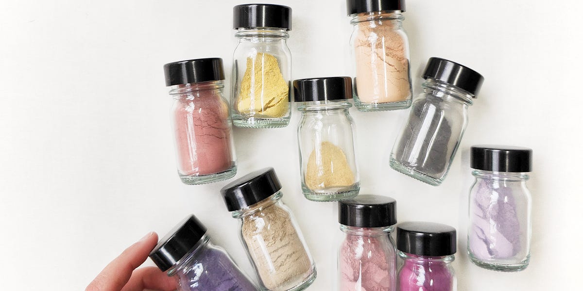 Turning natural dye into pigment - by Ania Grzeszek