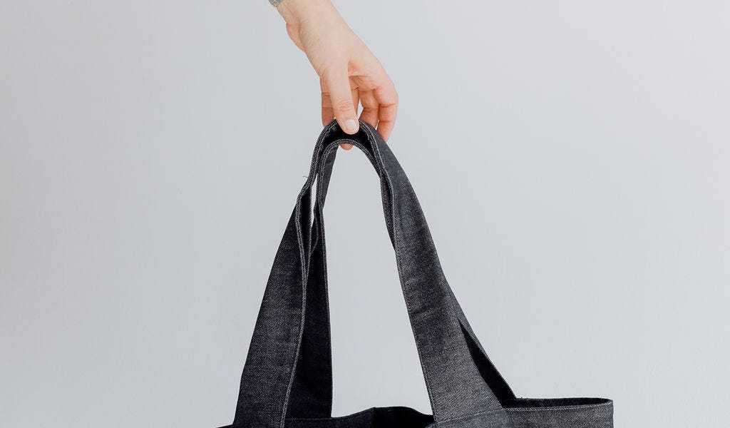 Loose Leaf : The KIKI Weekender Bag - by Daughter Judy Loose Leaf : The KIKI Weekender Bag - by Daughter Judy