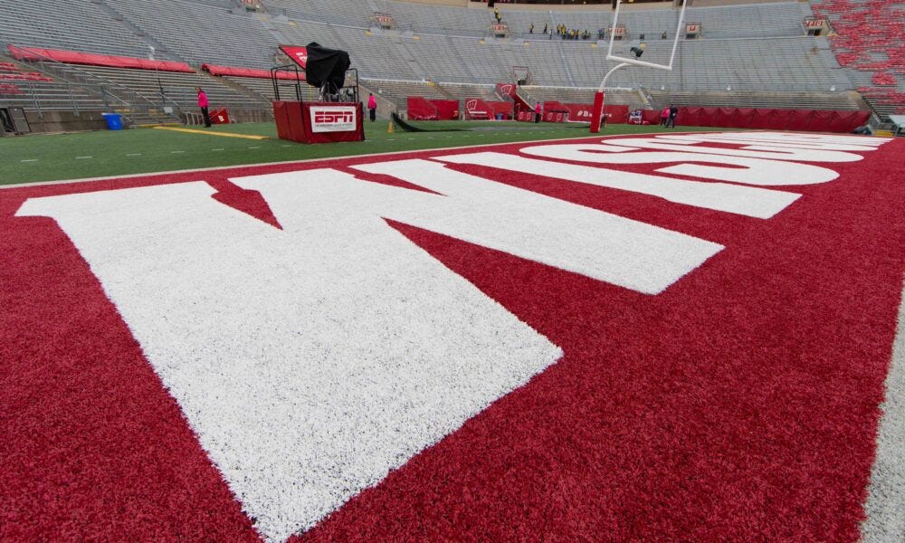 Badgers Welcome New Wide Receivers Coach to Staff