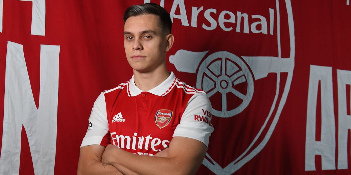 Leandro Trossard, Pesaing atau Pelapis Martinelli?