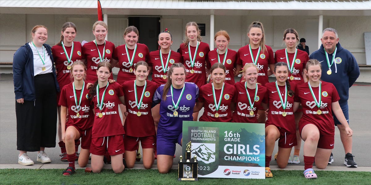 Southland footballers knock over Aucklanders