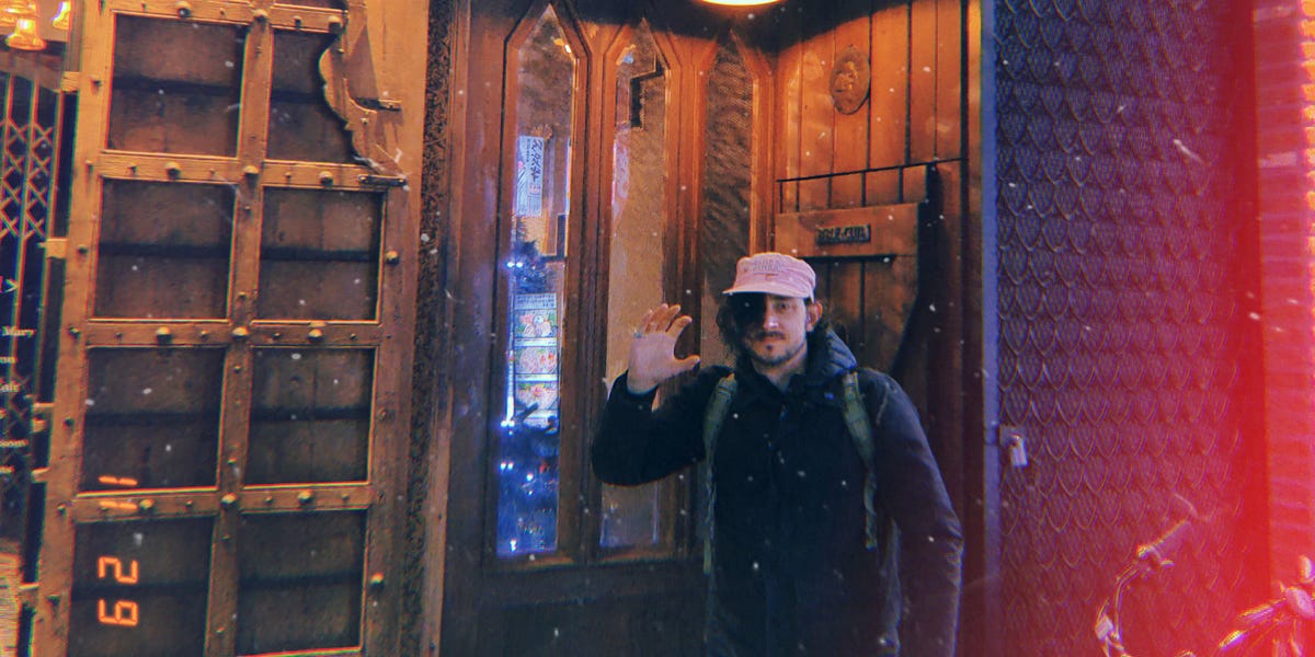 Joggin' to Erewhon - by Barret Baumgart - Dumpster Fires