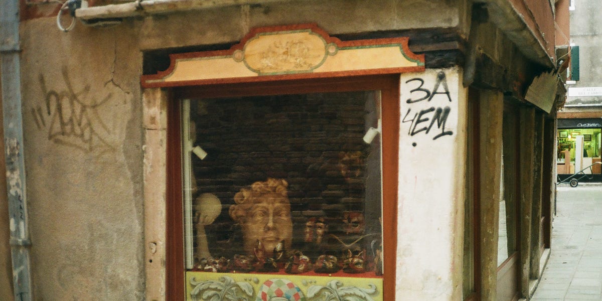 Stepping backstage - by Julia Bedell - vessels