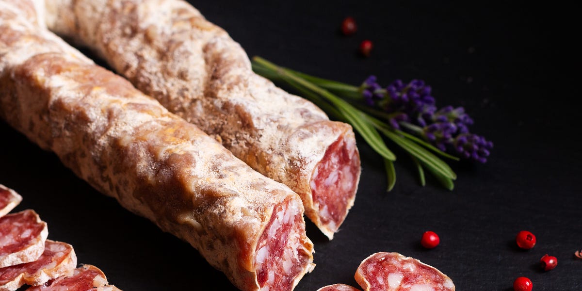 De ce nu mănânc cârnați și mezeluri - by Valentin Bunea