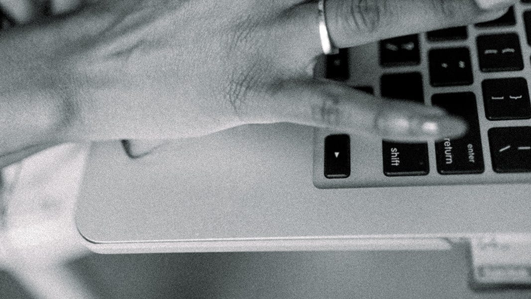 A Year Of Vulnerability - by Josefina H. Sanders - cuídate