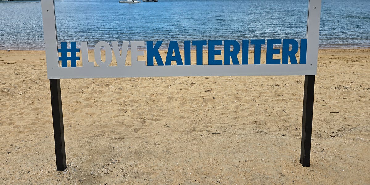 From Ruby Bay to Kaiteriteri - by Ron Stuart