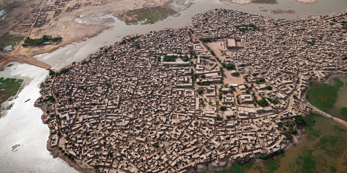 A complete history of Jenne: 250BC-1893AD - by isaac Samuel