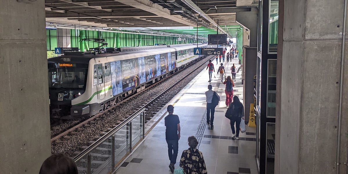 A Complete Guide to Navigating Medellín's Metro System