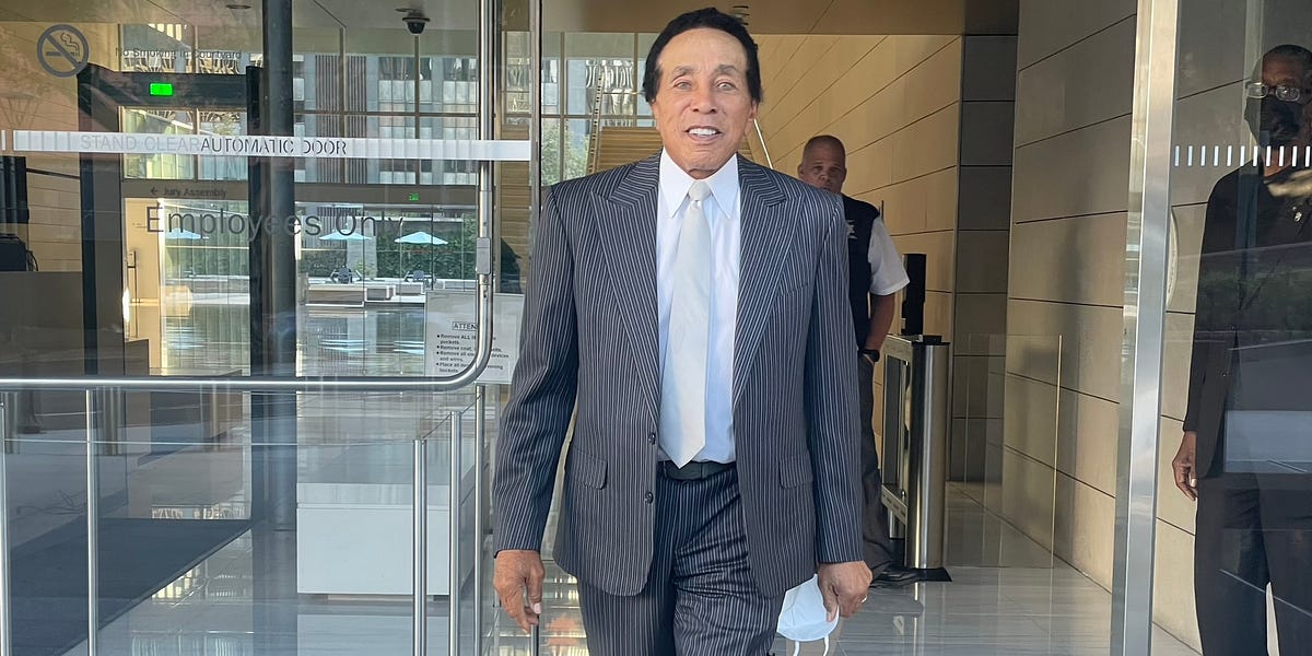 Smokey Robinson testifies in civil trial with Eric Podwall