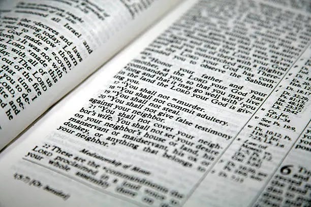 Ten Commandments and the Structure of Deuteronomy