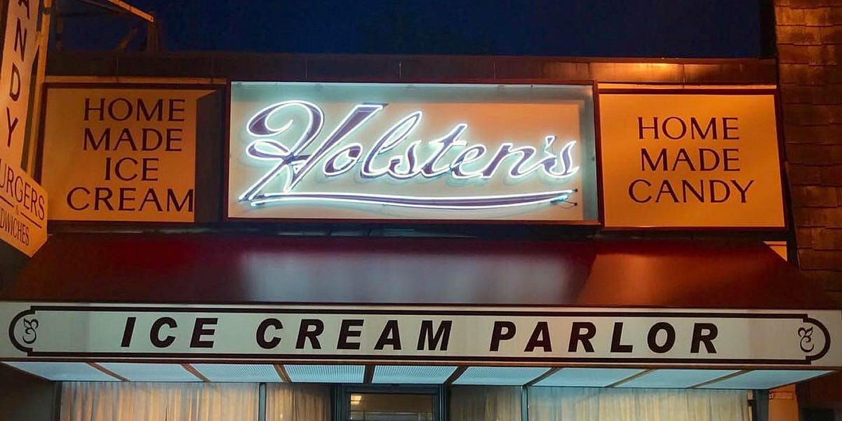 Update: Famous 'Sopranos' booth at Holsten's sells for $82,600 in eBay ...