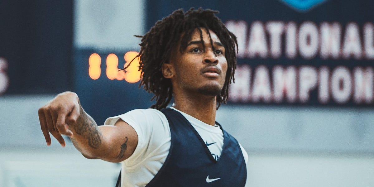 Stephon Castle Opens Up a Whole New World