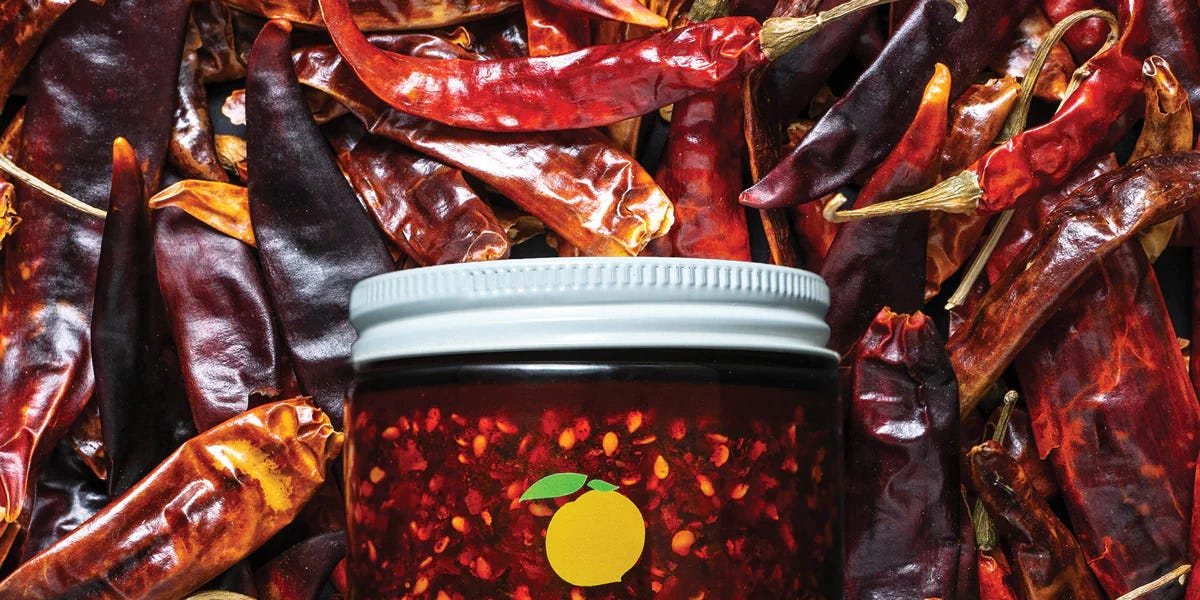 Tem chilli crunch no Brasil e eu posso provar