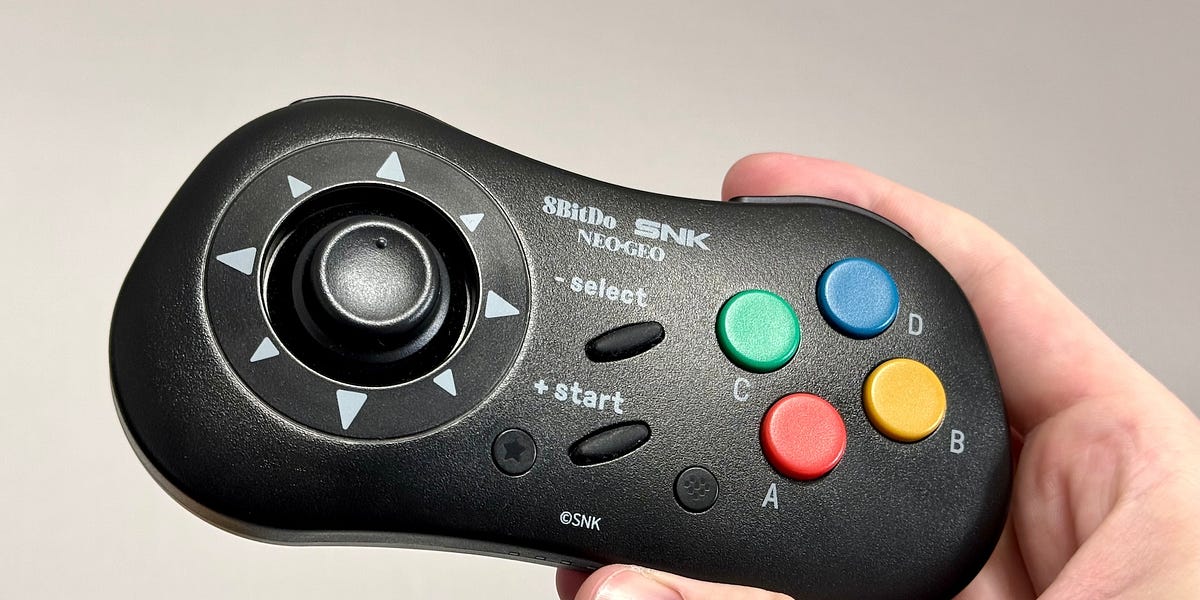 8BitDo Neo Geo Wireless Controller review: stick click energy