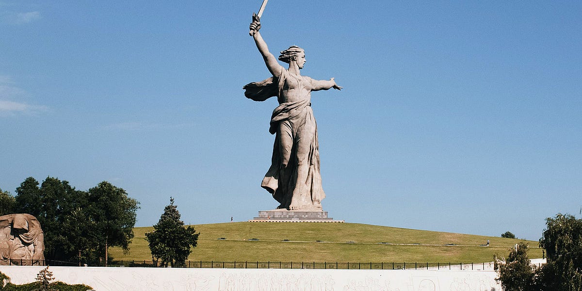 Looking Back at Soviet-Era Big Realism 🛠️, Grand Portrait Show to Open ...