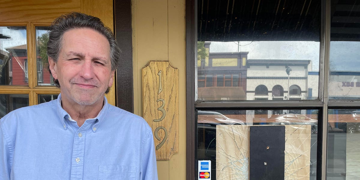 Nighttime smash-and-grab at David Allen Designs on Main Street