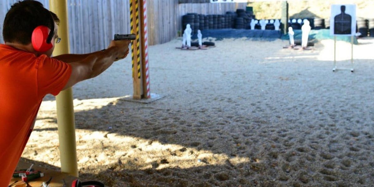 Arma secretă a lui Valentin - by Valentin Bunea