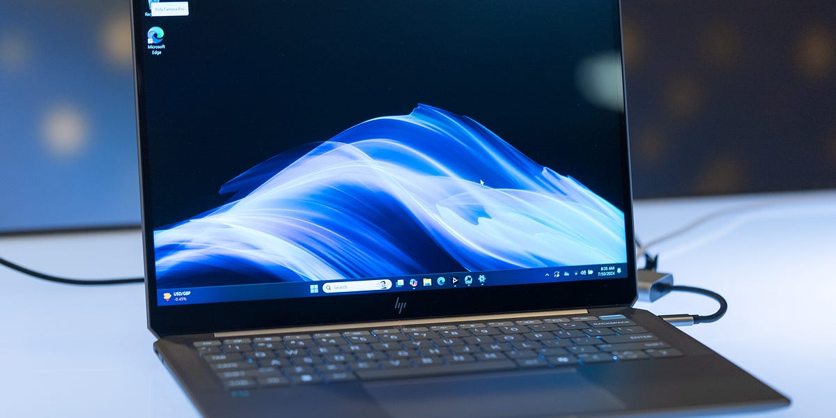 HP OmniBook Ultra Hands On Review This Laptop Has An AI Cameraman And Assistant