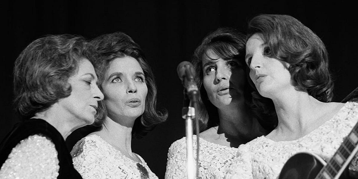 Iconic Country Family Bands - by BGS and Dana Yewbank