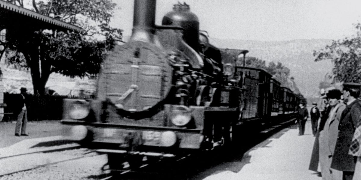 Film Reviews From the Vault: “‘Train Pulling into a Station’ is the ...