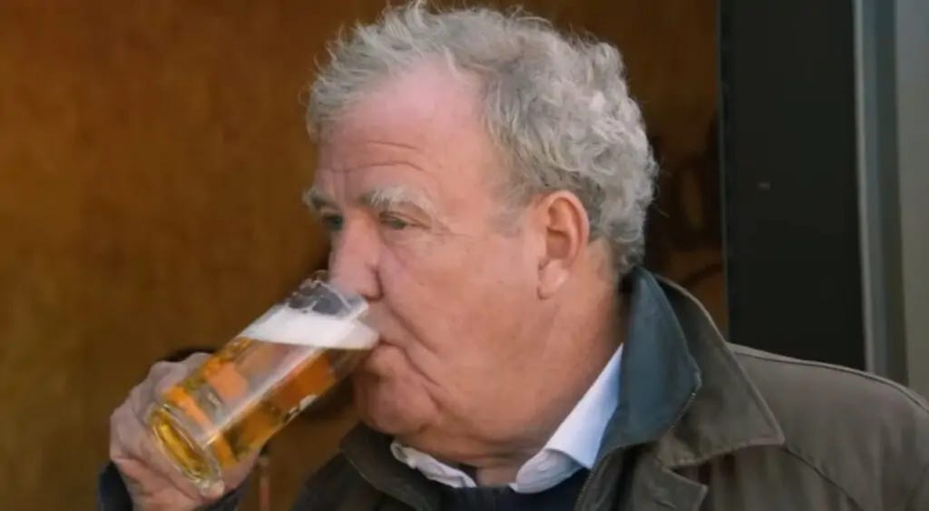Jeremy Clarkson sponsors fox hunting fundraiser