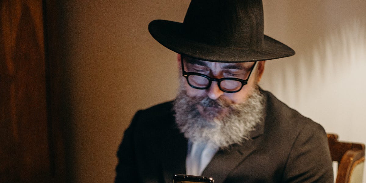 Tiempos modernos - by Jonathan Kohan - Nebujim