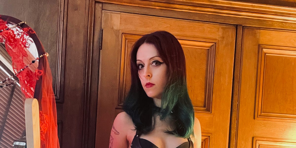 Chapter 10: Hey, Miss Murder - by Simone de Boudoir