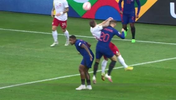 Recovering from concussion: how should a leading football team support ...