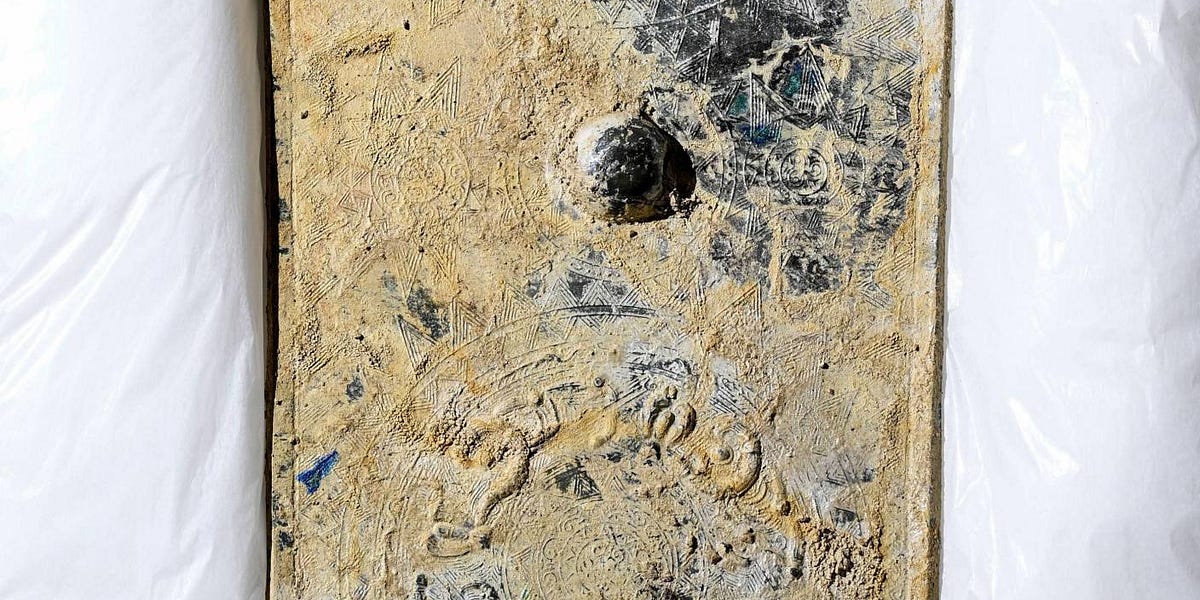 🧐 Ancient Beat #45: Enormous swords, obsidian axes, and the connection between agriculture and ...