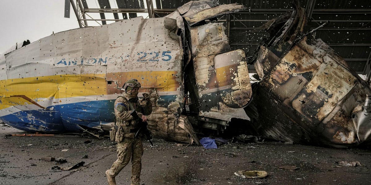 The Hostomel Decisive Battle/Counterfactual and (mis)understanding war