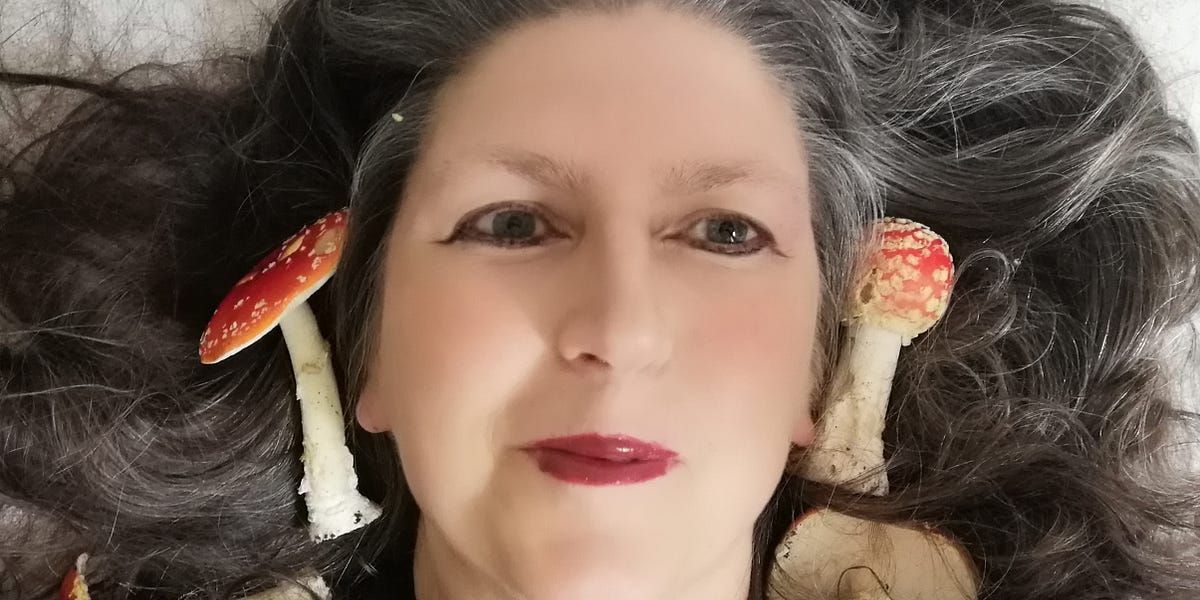 ASPIRING ELDER OR FERAL WITCH? - Imelda Almqvist's Substack