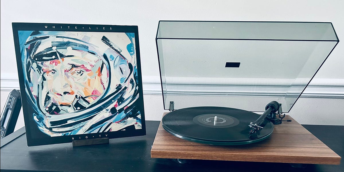 Interview: Charles Cave from White Lies - by Patrick Mahan