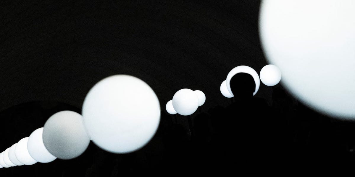 Jóvenes invencibles - by Diego Geddes