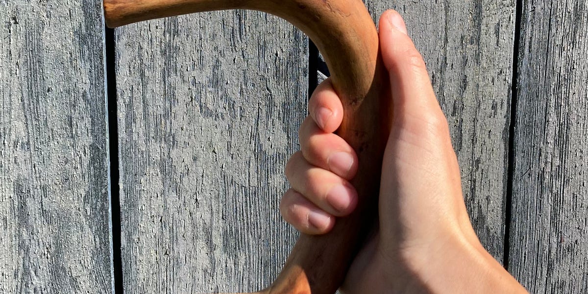 TRÄ OCH TYRANNER - by Lovisa - Rimlig Levnadsstandard