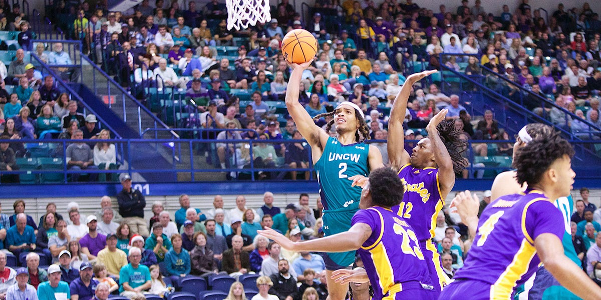 Streaks, CAA Lead on the Line as UNCW and Charleston Clash
