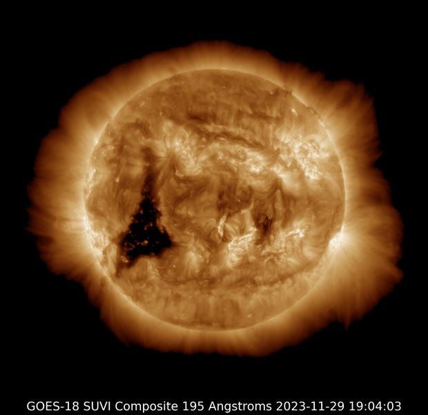 G3 (Strong) Geomagnetic Storms Now Likely December 1st