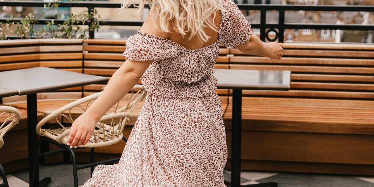 AM I TOO MUCH? HOW TO EMBRACE YOUR MUCHNESS + SUNDAY AFFIRMATIONS 🥂