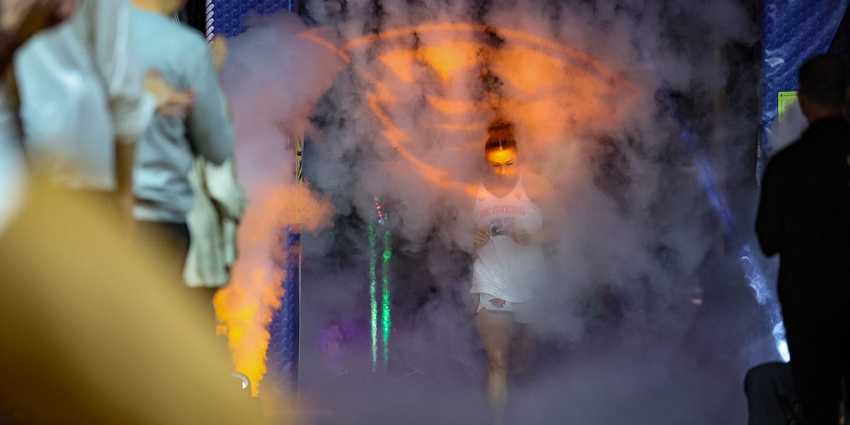 Canzano: Pac-12 trying to see through the Vegas smoke