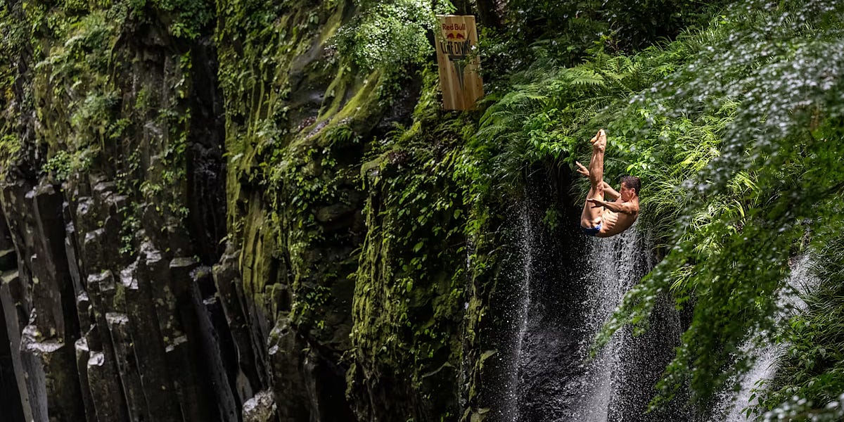 Clavadistas - by Diego Geddes