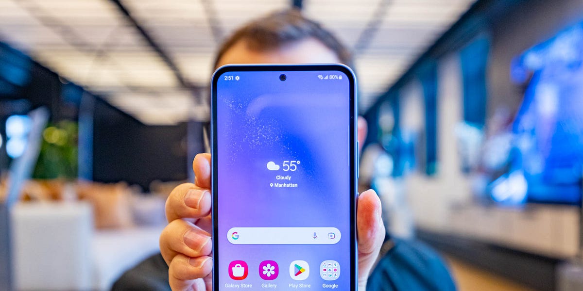 Samsung Galaxy A54 review: flagship powers and microSD card slot at ...