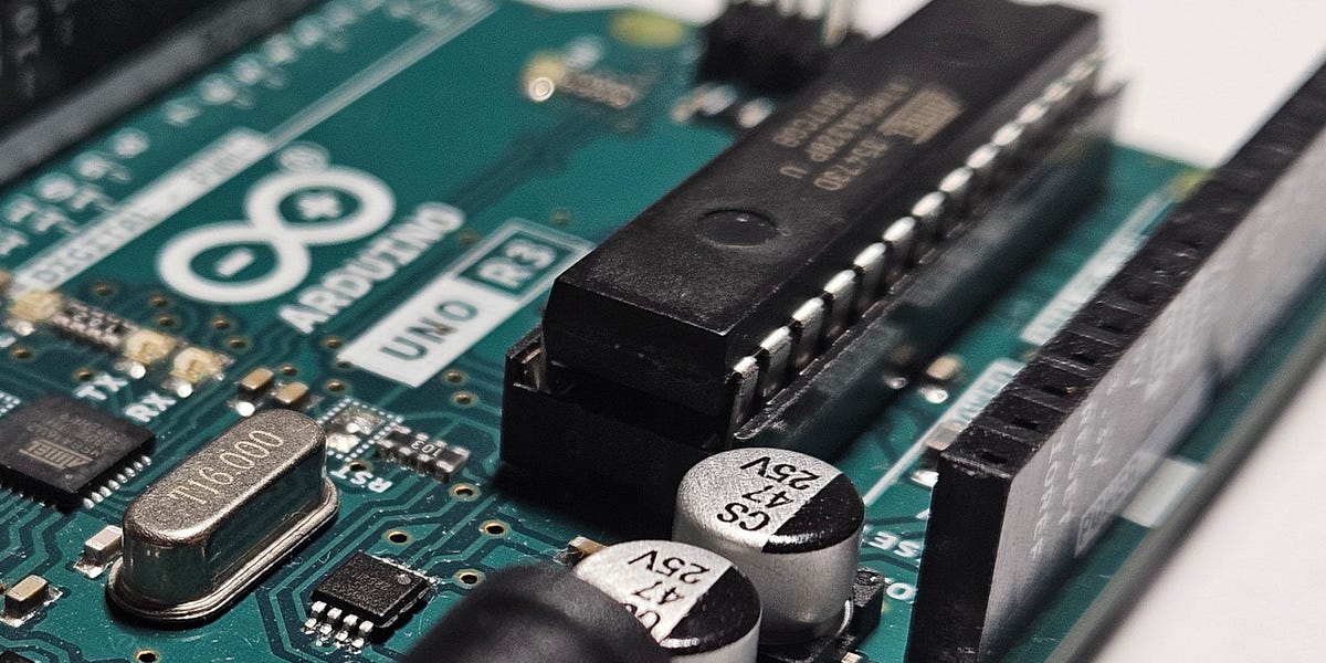 Decoding Circuits: Hardware Reverse Engineering