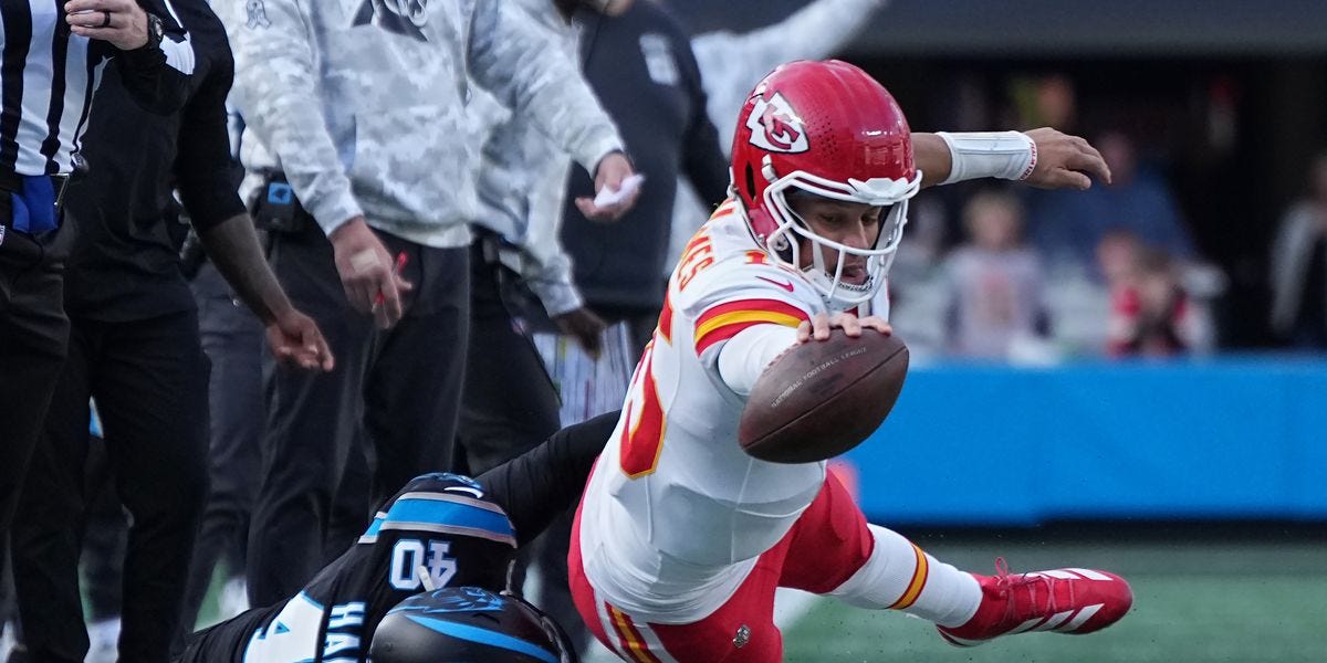 Issue #16: Crossing the Lines - by Unders Club