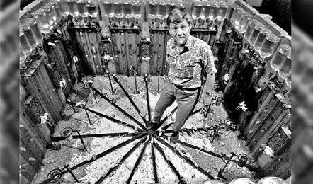 Utopian Despair: The Echo of Calhoun's Mice in Our Modern Metropolises