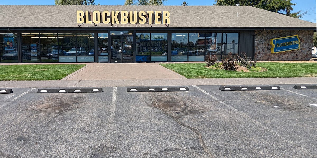 A Visit to the Last Blockbuster Video in Bend, Oregon 📼