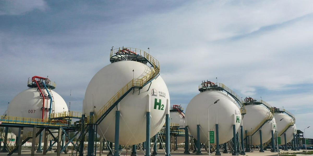 The world's biggest green hydrogen plant and its future